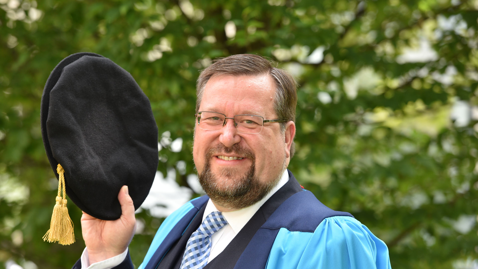 Globally-respected conductor, composer, arranger receives award ...