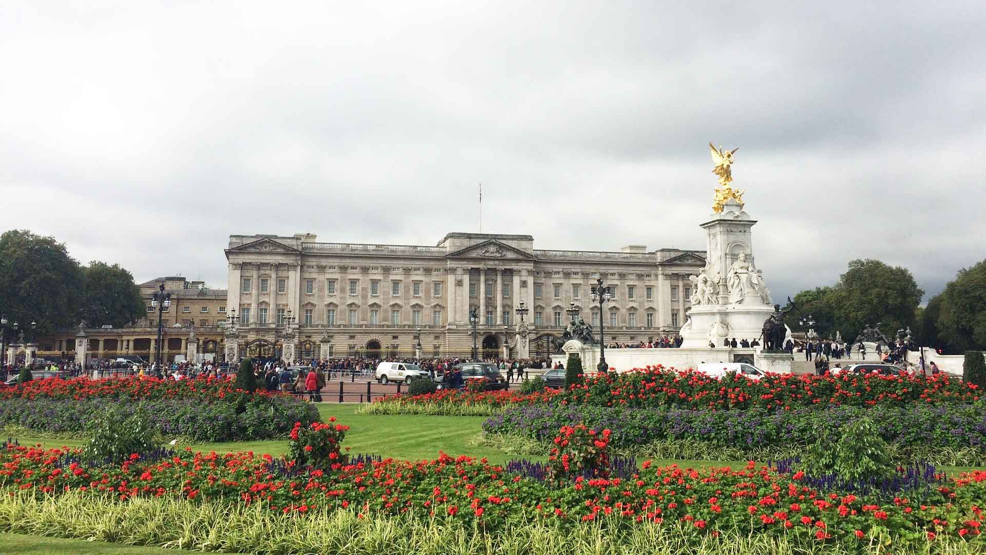 Professor Dame Jane Jiang attends Reception at Buckingham Palace - University of Huddersfield